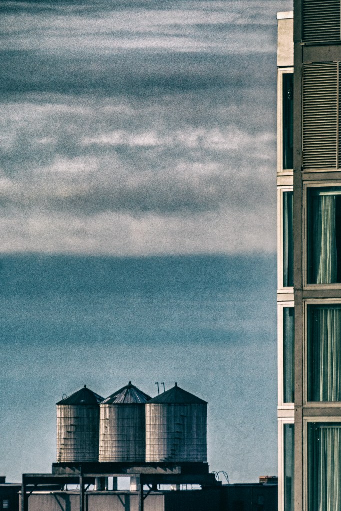 Manhatta – For Earth Below